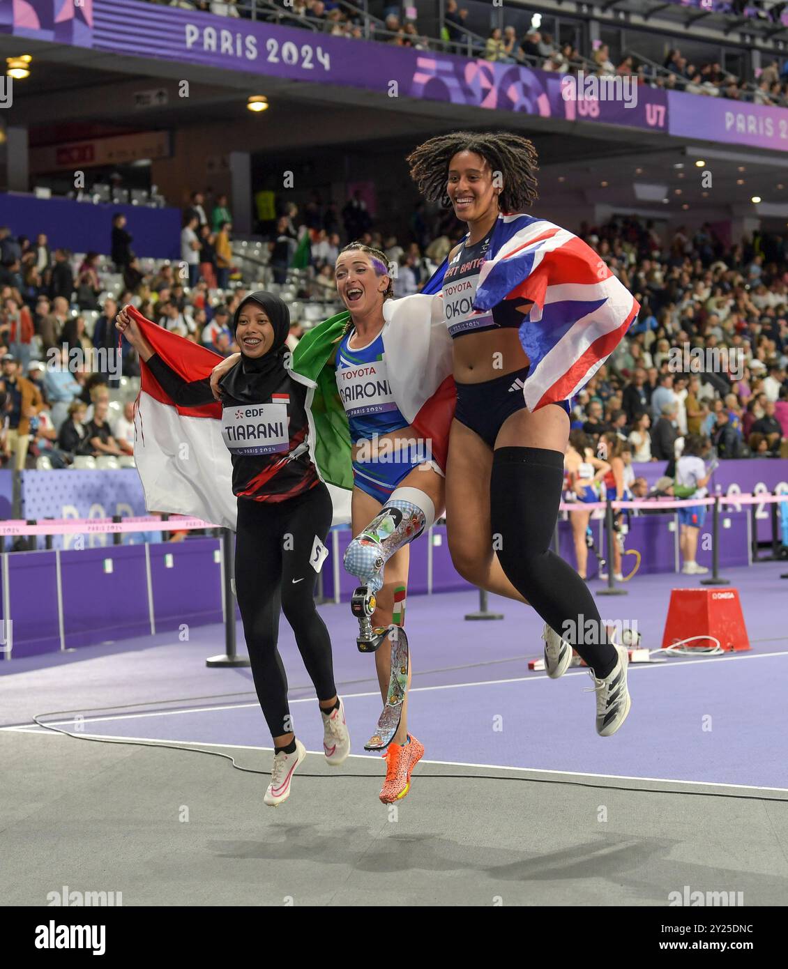 Karisma Evi Tiarani of Indonesia celebrates her silver medal after ...