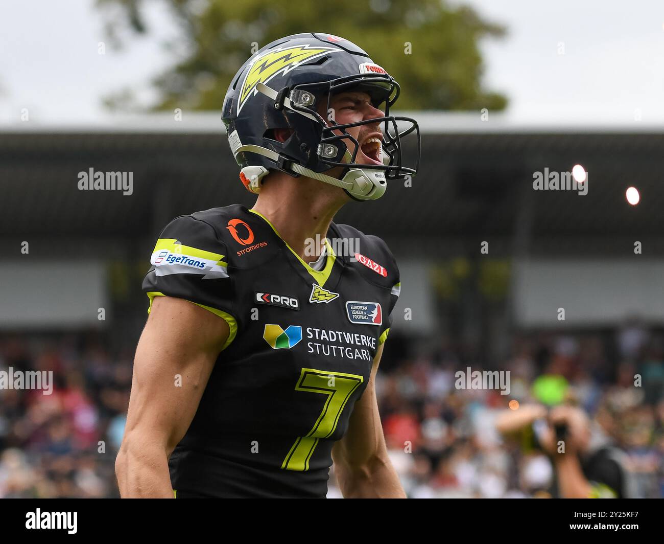 Louis Geyer (Stuttgart Surge #7), Stuttgart Surge vs. Rhein Fire ...