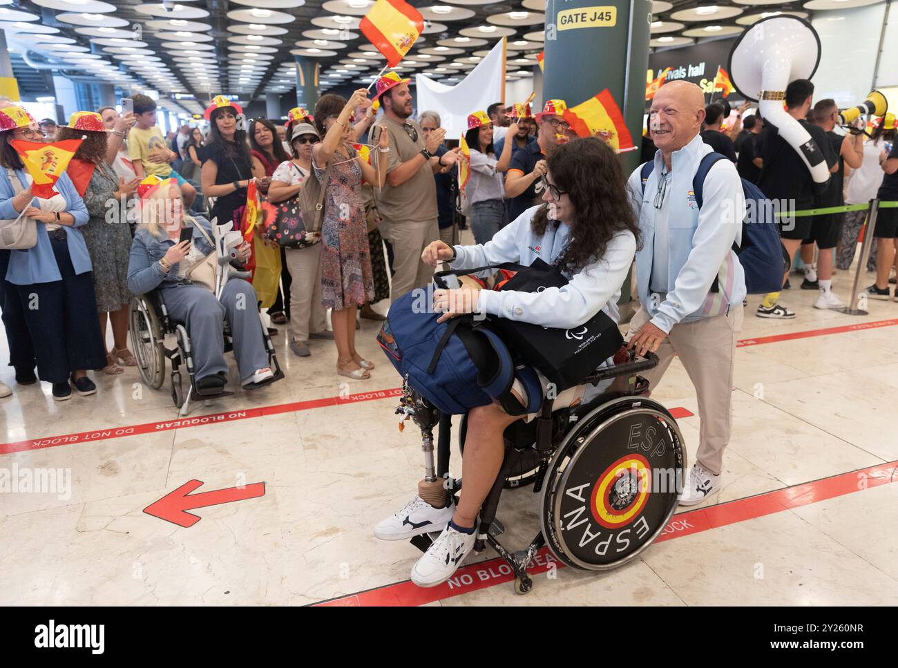 Judith Rodríguez, flag bearer at the closing ceremony of the Paris ...
