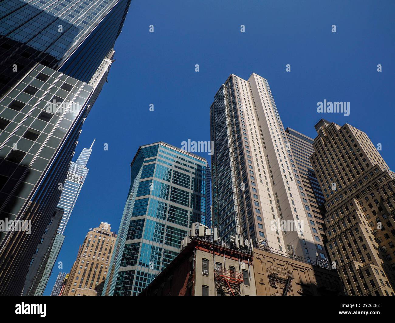 famous new york manhattan skyscrapers building detail Stock Photo - Alamy