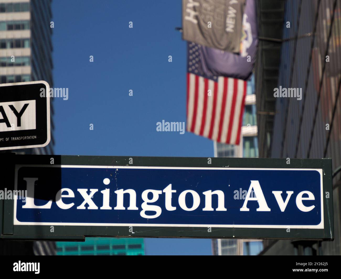 Skyscrapers on lexington avenue hi-res stock photography and images - Alamy