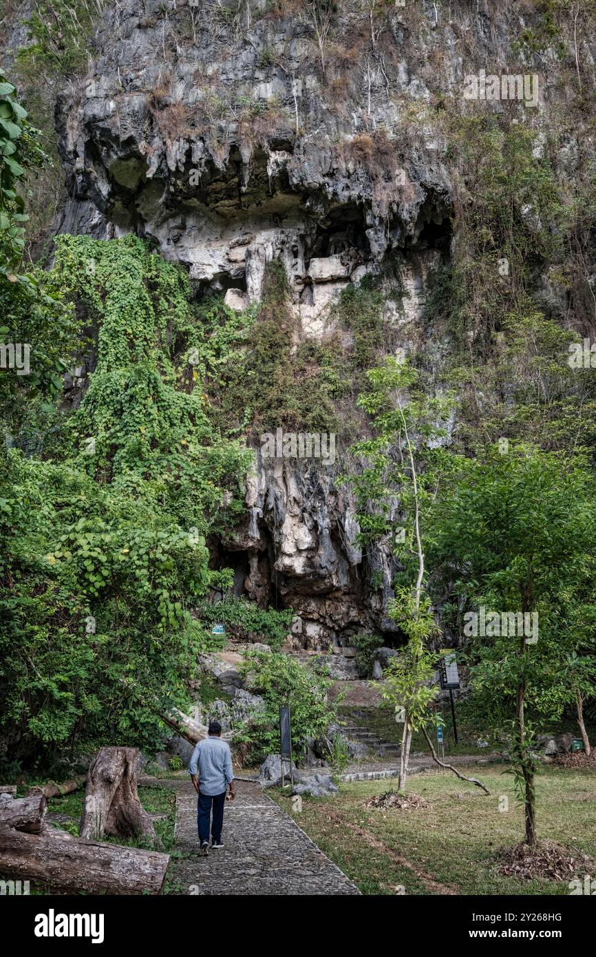 Leang Leang geopark in Maros, Sulawesi, Indonesia, Asia Stock Photo - Alamy