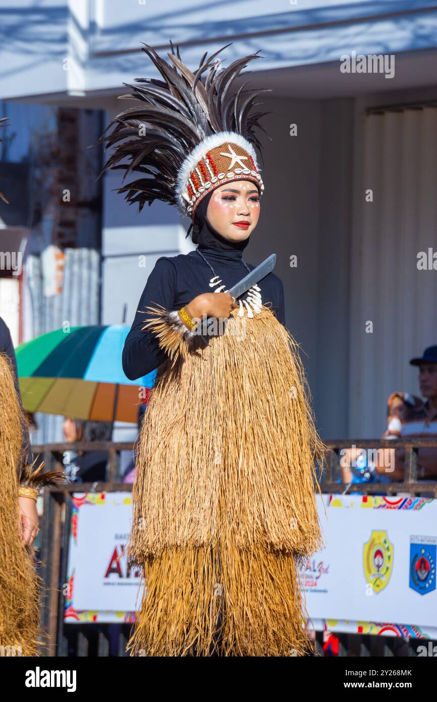 Salawaku dance from West Papua on the 3rd BEN Carnival. This dance is ...
