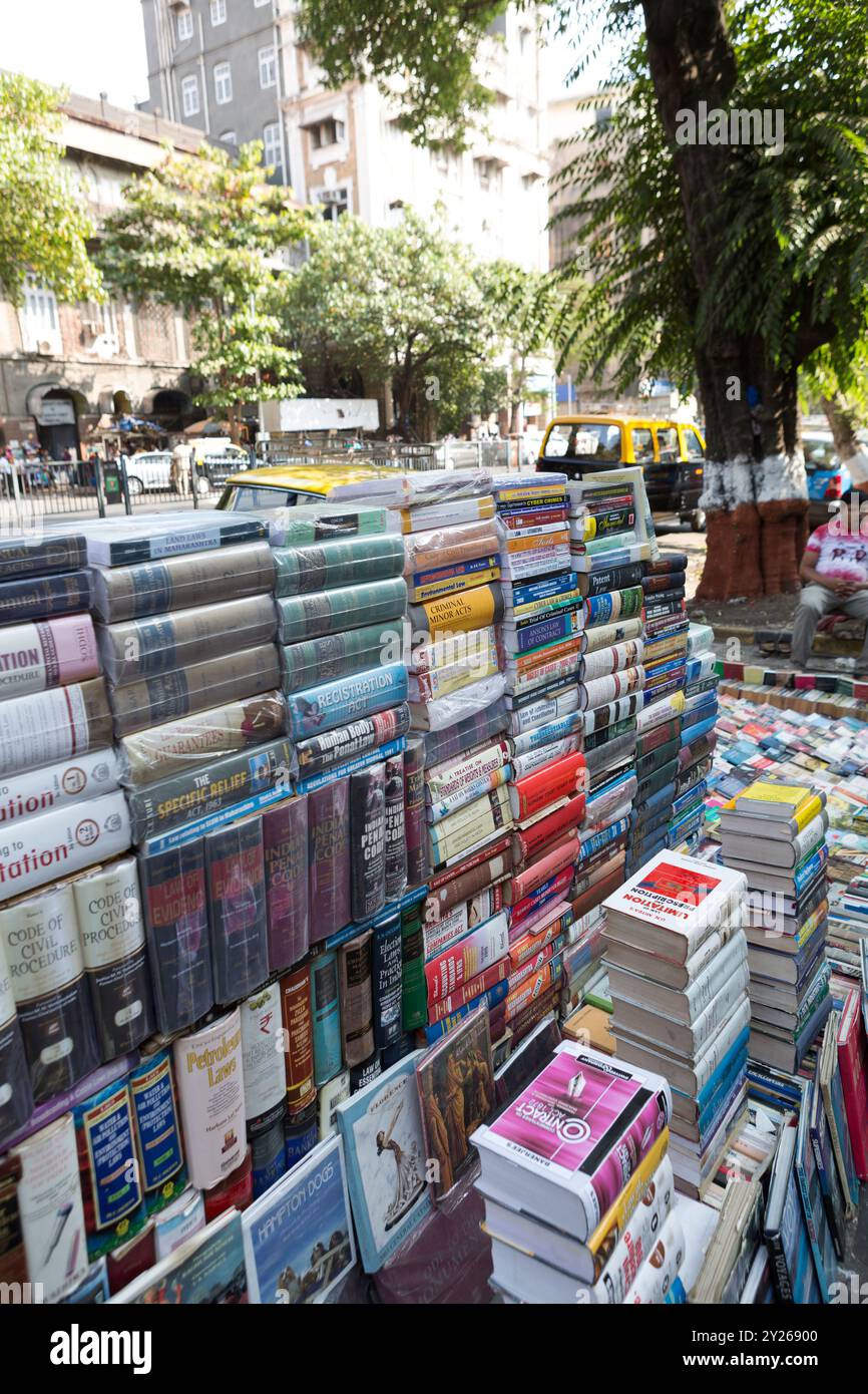 India, Mumbai, books stalls near Chhatrapati Shivaji Terminus Stock ...