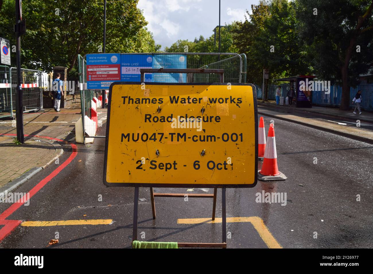 Thames water worker 2024 hi-res stock photography and images - Alamy