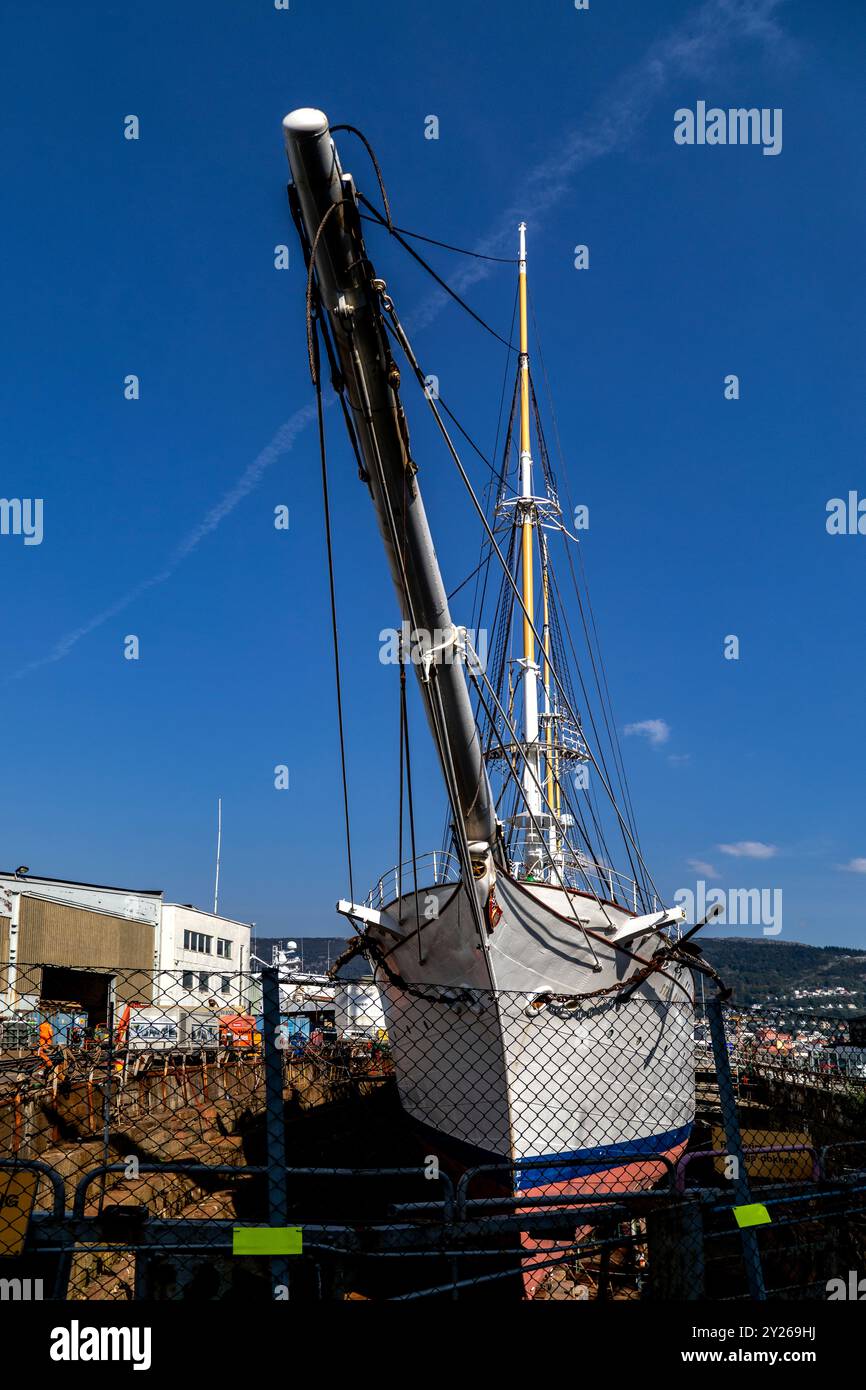 Sailing vessel, training ship the barque Statsraad Lehmkhul (built 1914 ...