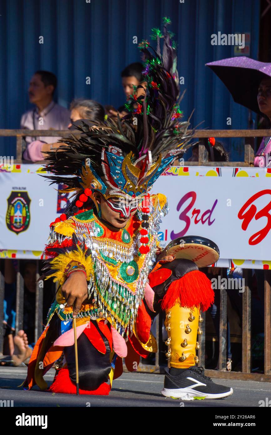 Topeng ireng dance hi-res stock photography and images - Alamy