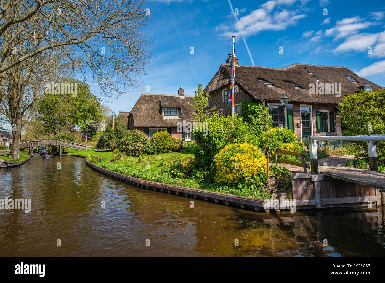 Giethoorn Netherlands, city skyline at canal and traditional house in ...