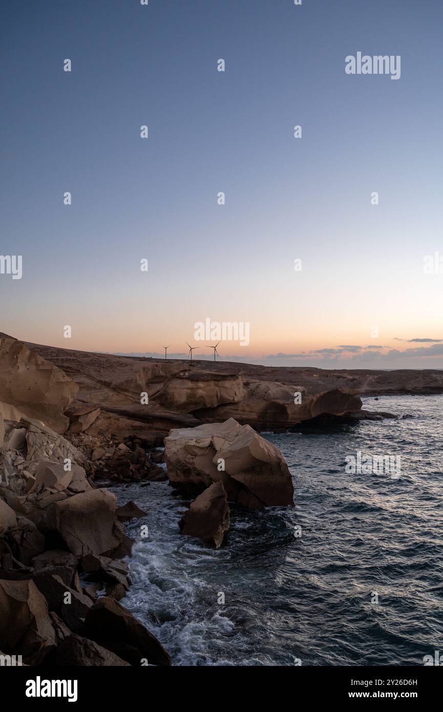 Jagged rocks framing hi-res stock photography and images - Alamy