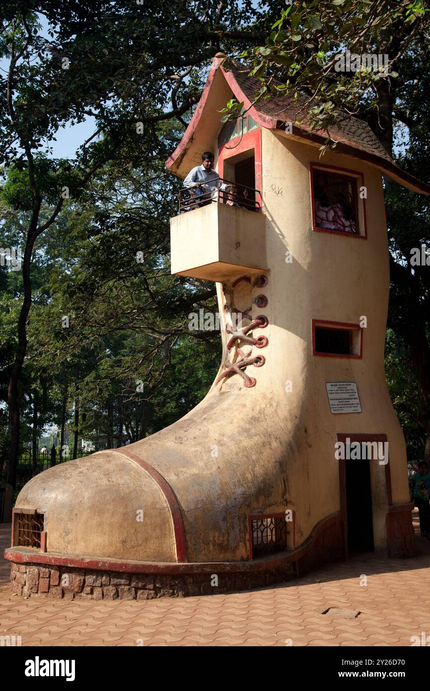 The boot house at the Hanging gardens, Malabar Hill Stock Photo - Alamy