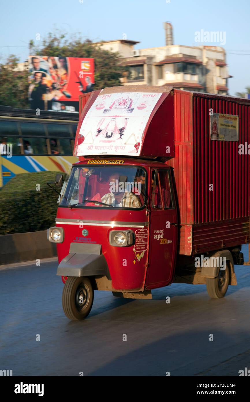 Yellow tuk tuk mumbai hi-res stock photography and images - Alamy