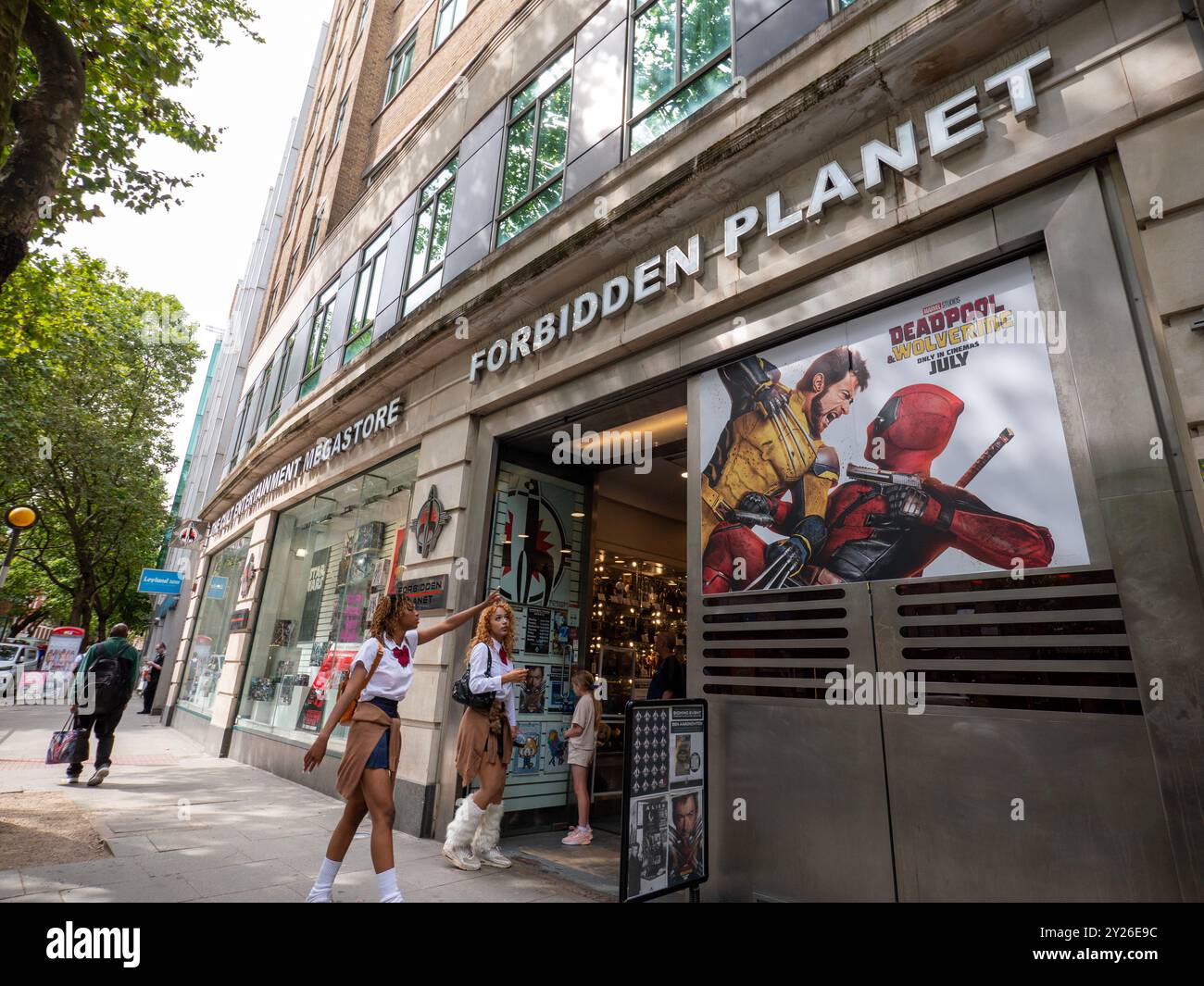 Comic shop hi-res stock photography and images - Alamy