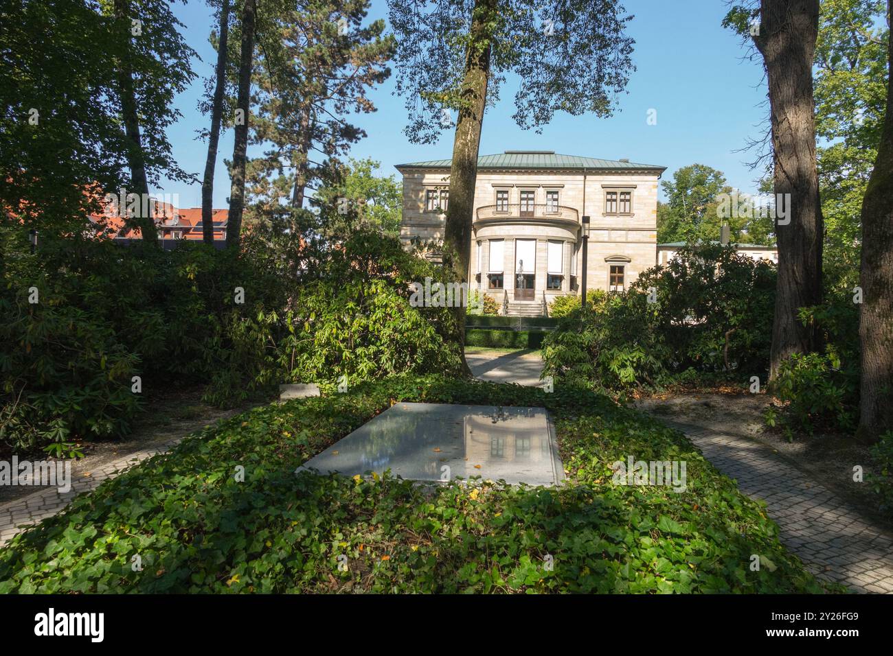 Grabstätte Richard Wagner Grab und Cosima Wagner Bayreuth Germany ...