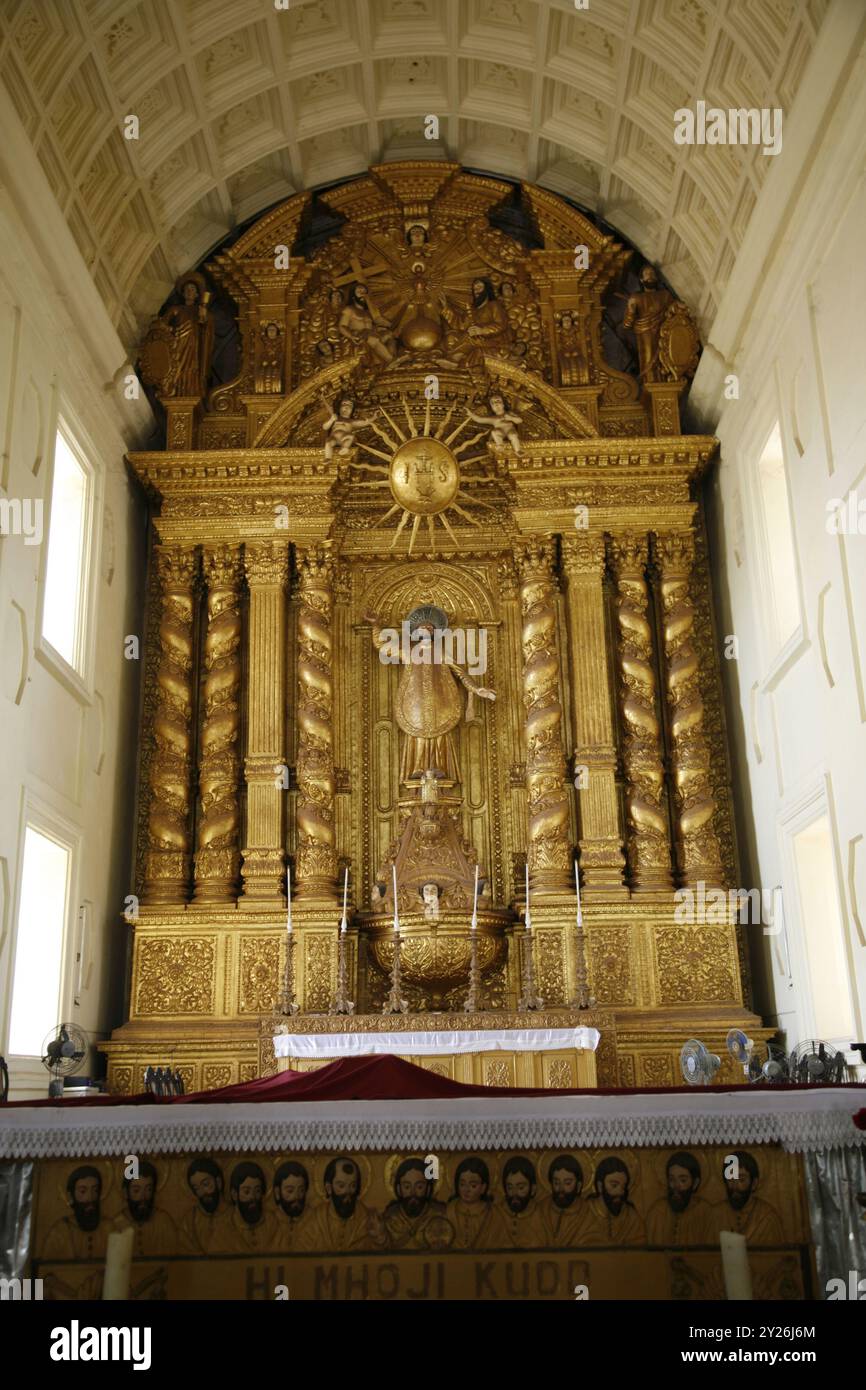Interior / altar of the Basilica of Bom Jesus, Old Goa, India Stock ...