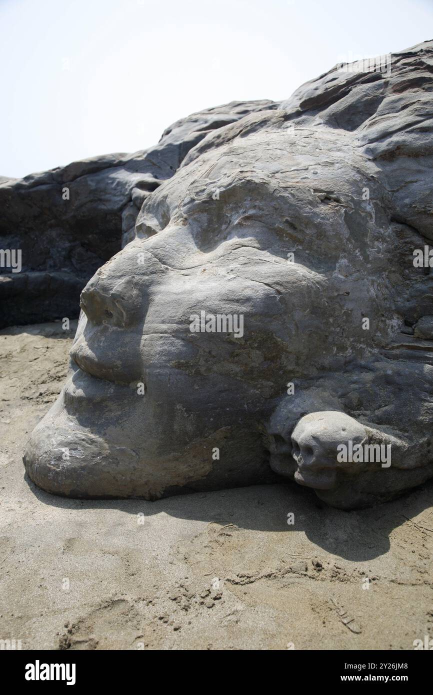 Beach sculptures of Shiva, Ozran Beach, Vagator, Goa, India Stock Photo ...