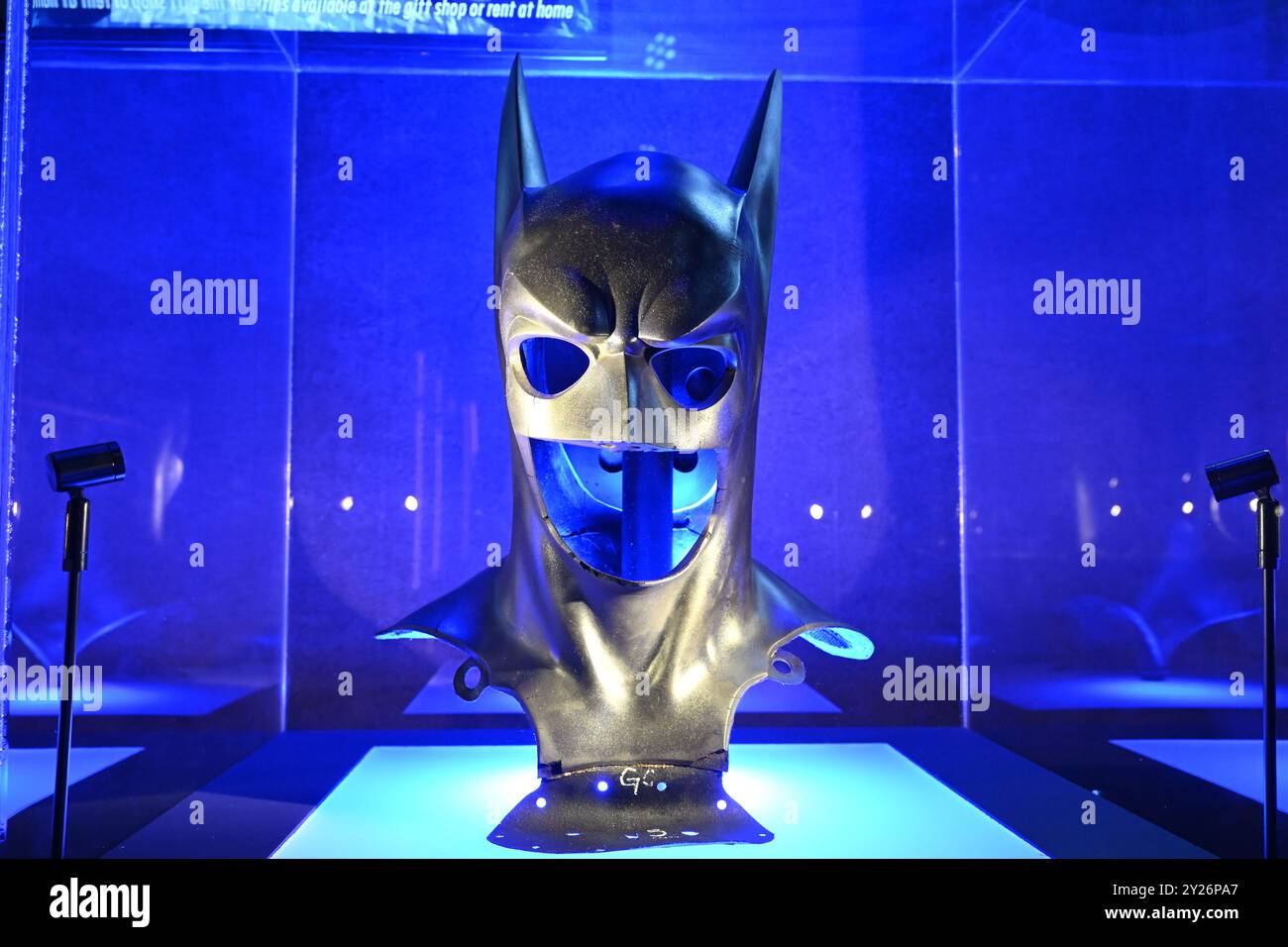 Batman’s Cowl As worn by George Clooney as ‘Batman’ - Batman & Robin ...