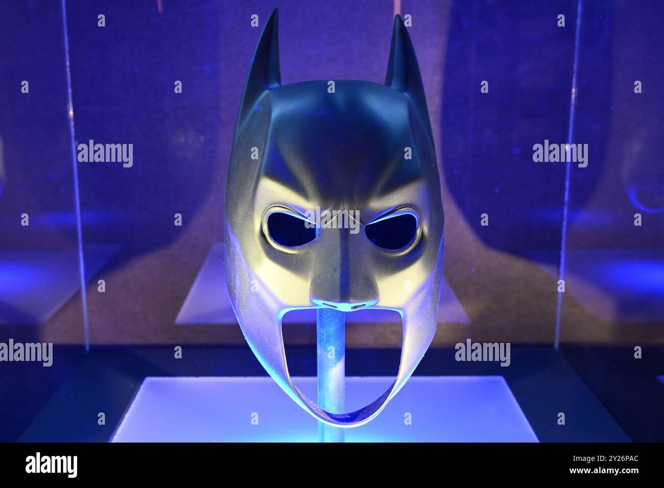 Batman’s Cowl As worn by Christian Bale as ‘Batman’ - The Dark Knight ...