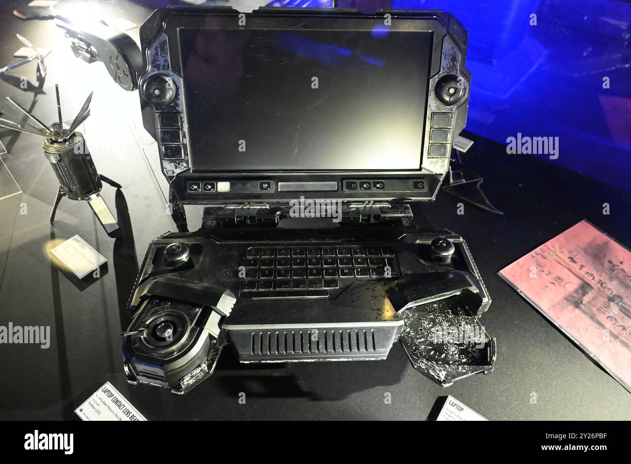 Laptop contact lens reader and laptop As used by Robert Pattinson as ...