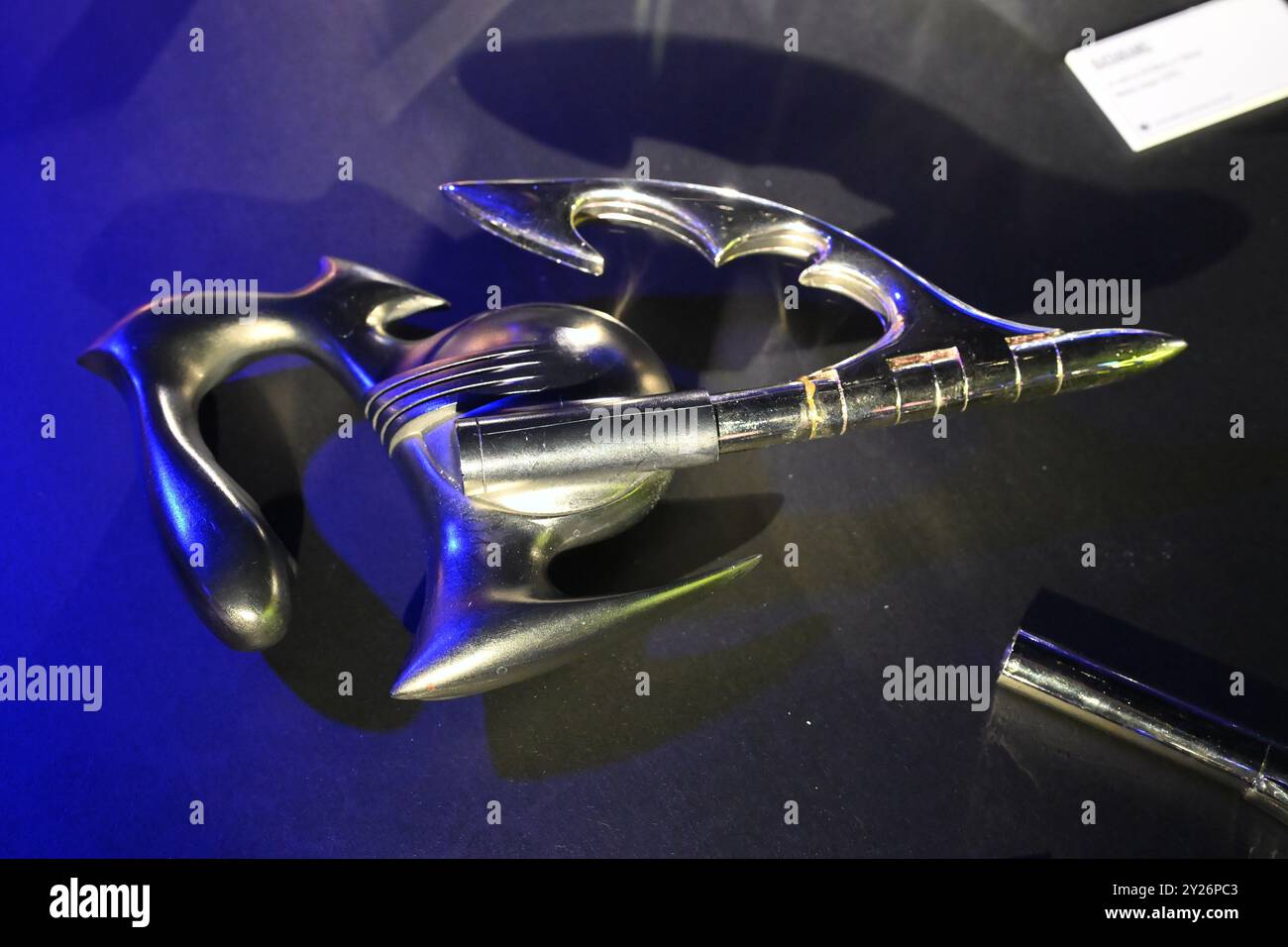 Grapple Gun As used by Val Kilmer as ‘Batman’ - Batman Forever (1995 ...