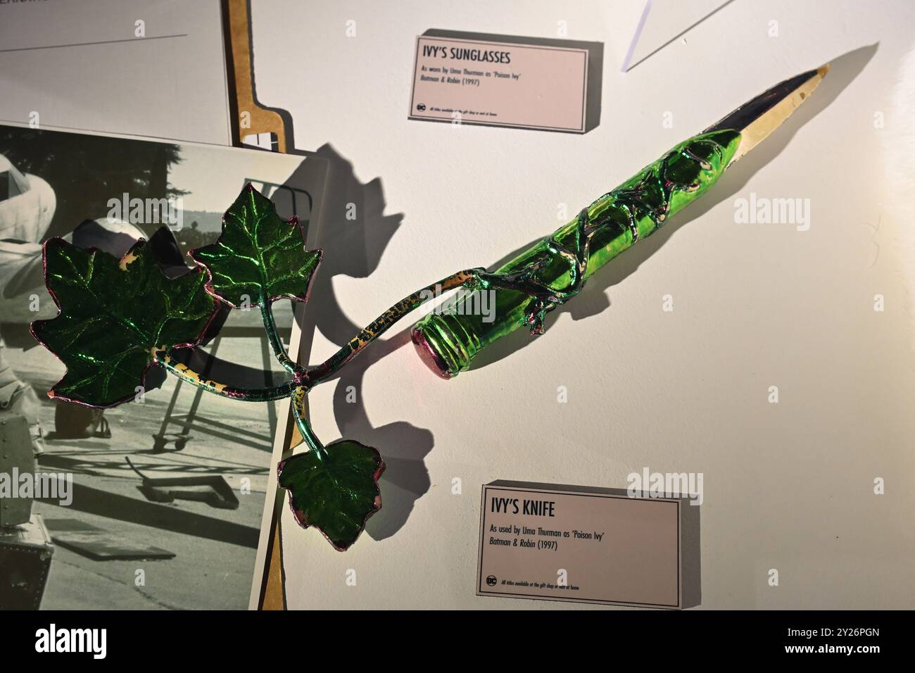 Ivy’s Knife As used by Uma Thurman as ’Poison Ivy’ - Batman & Robin ...