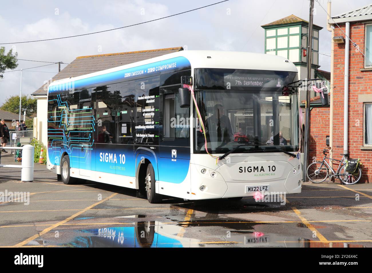 Mellor bus hi-res stock photography and images - Alamy