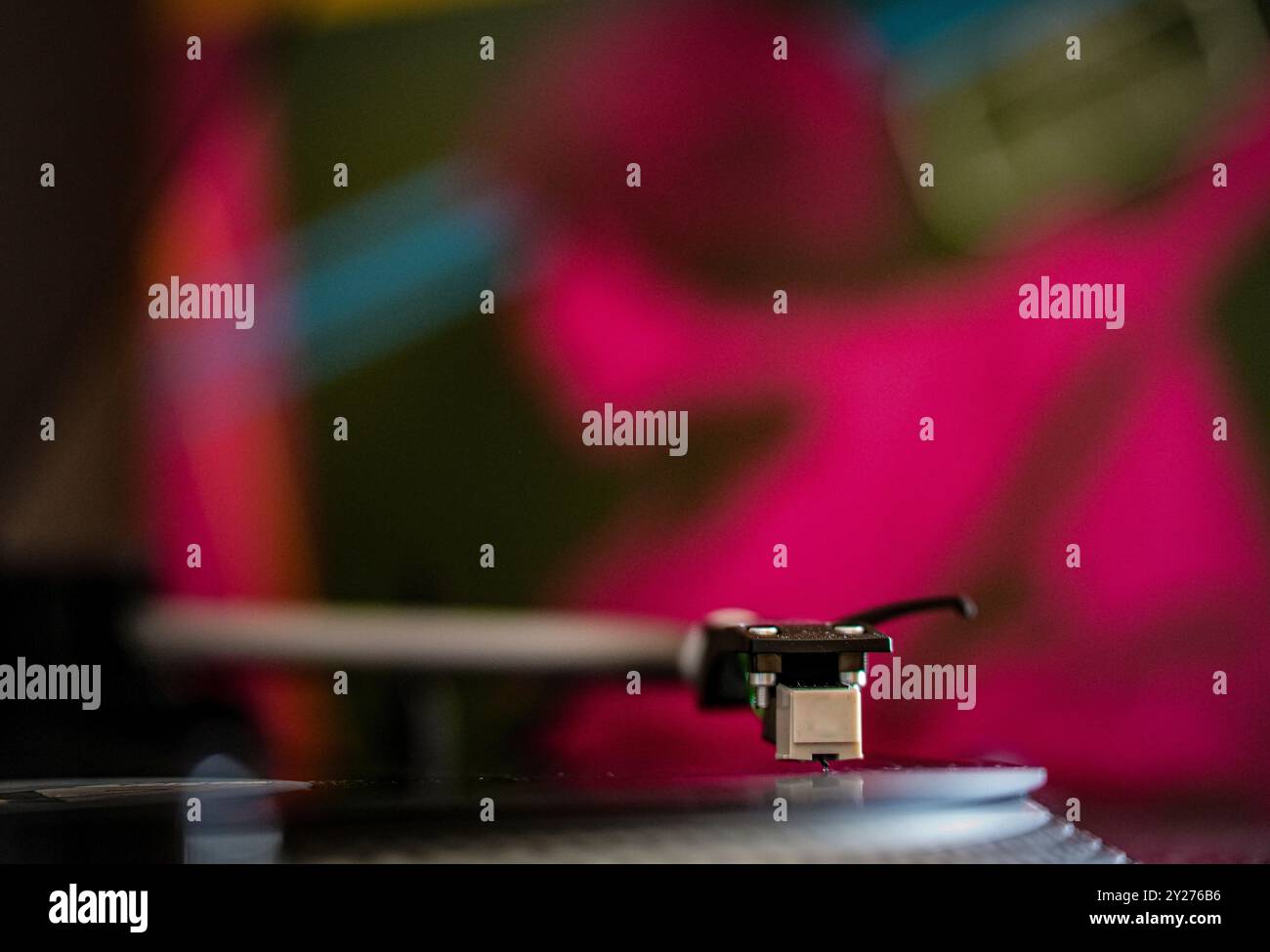 Close-up of the tonearm of a turntable record player Stock Photo - Alamy
