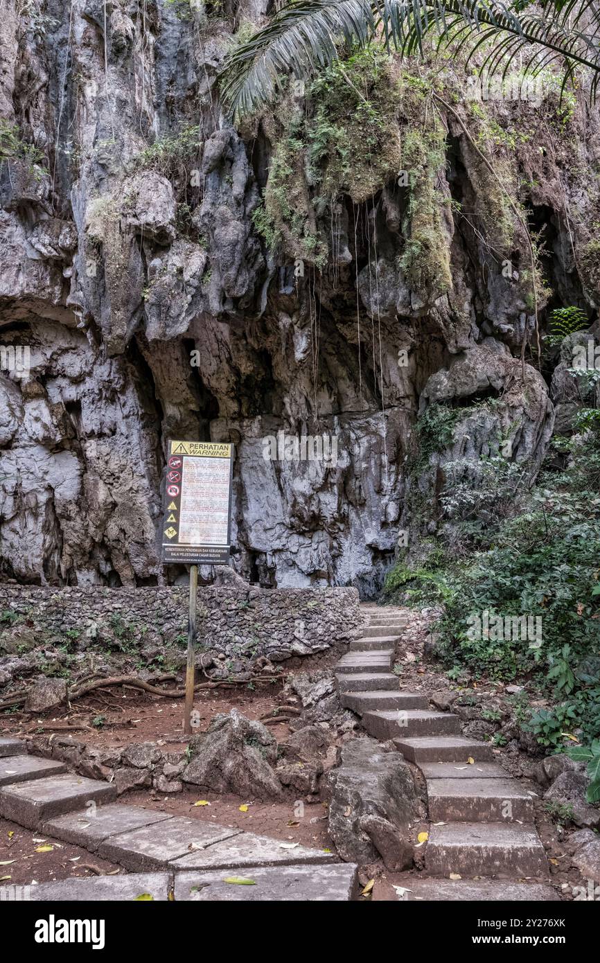Leang Leang archeological park, Maros, Makassar, South Sulawesi ...