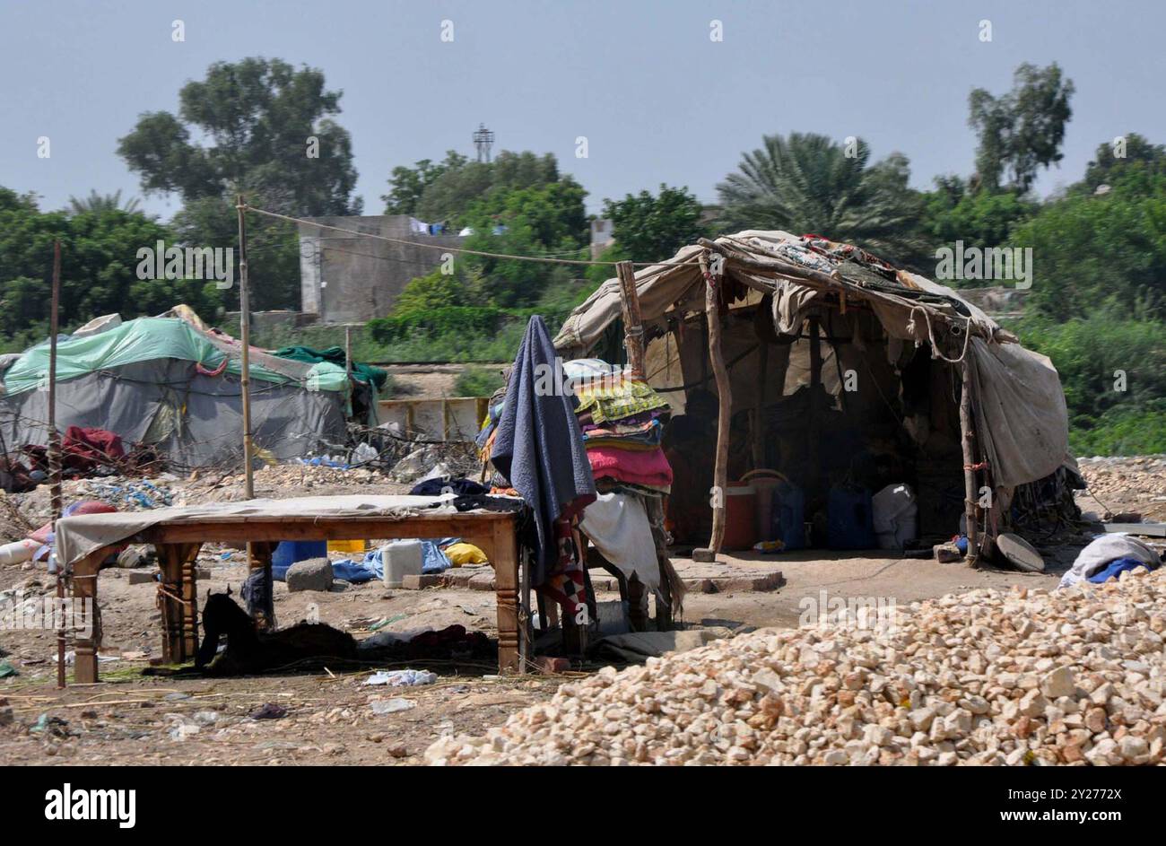 Flood affected people of Kotri area are living under the open sky at ...