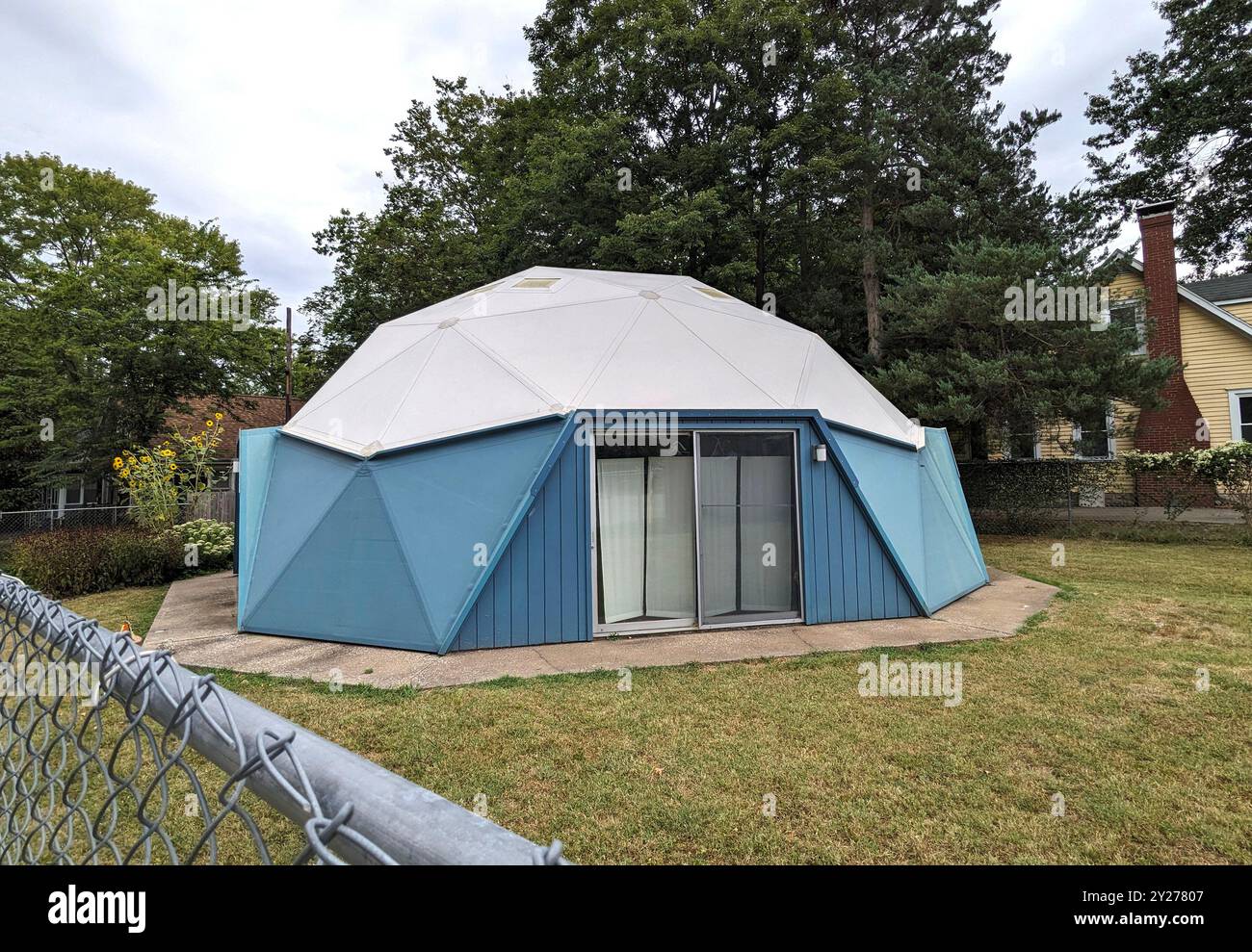 Exterior of Buckminster Fuller's Dome Home Carbondale IL on the ...