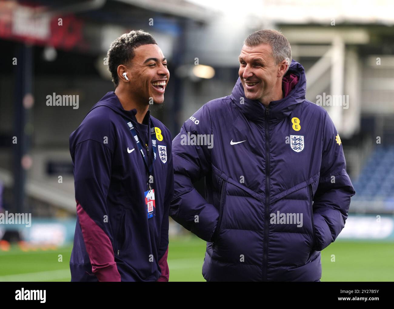 Left to right englands ben morgan hi-res stock photography and images ...