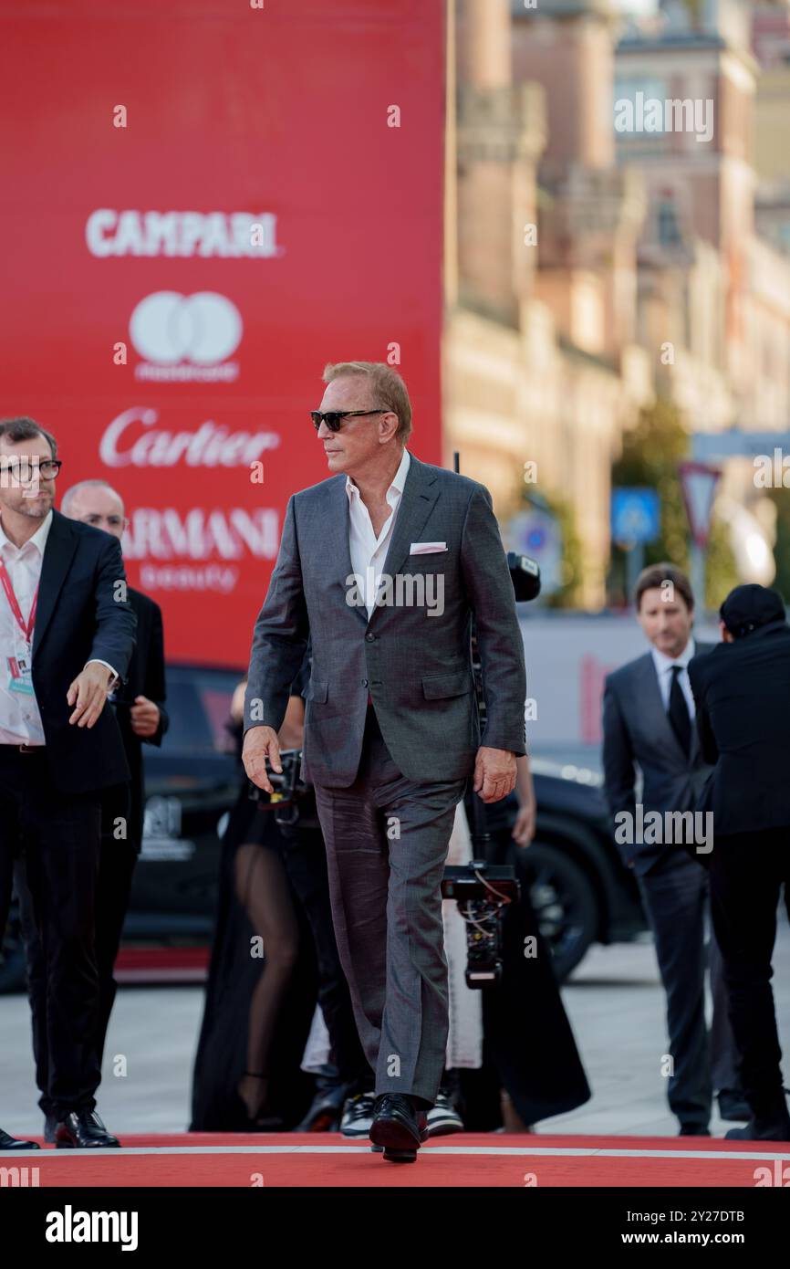 VENICE, ITALY - SEPTEMBER 07: Kevin Costner attends the Closing ...