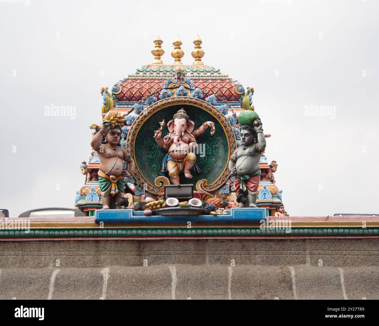 Small rooftop altar to Ganesh, Hindu Temple, Chennai, Tamil Nadu, India ...