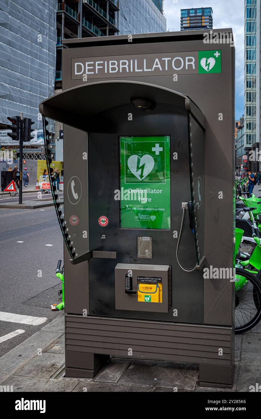 Defibrillator in the City of London financial district. Public access ...