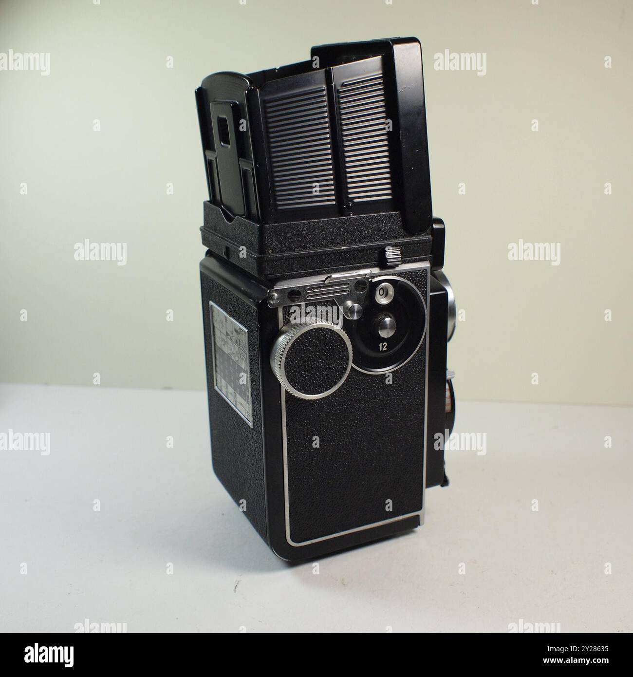 Classic Film Cameras. Leica, Zeiss, Rolleiflex, Robot, Pentax, Corfield ...