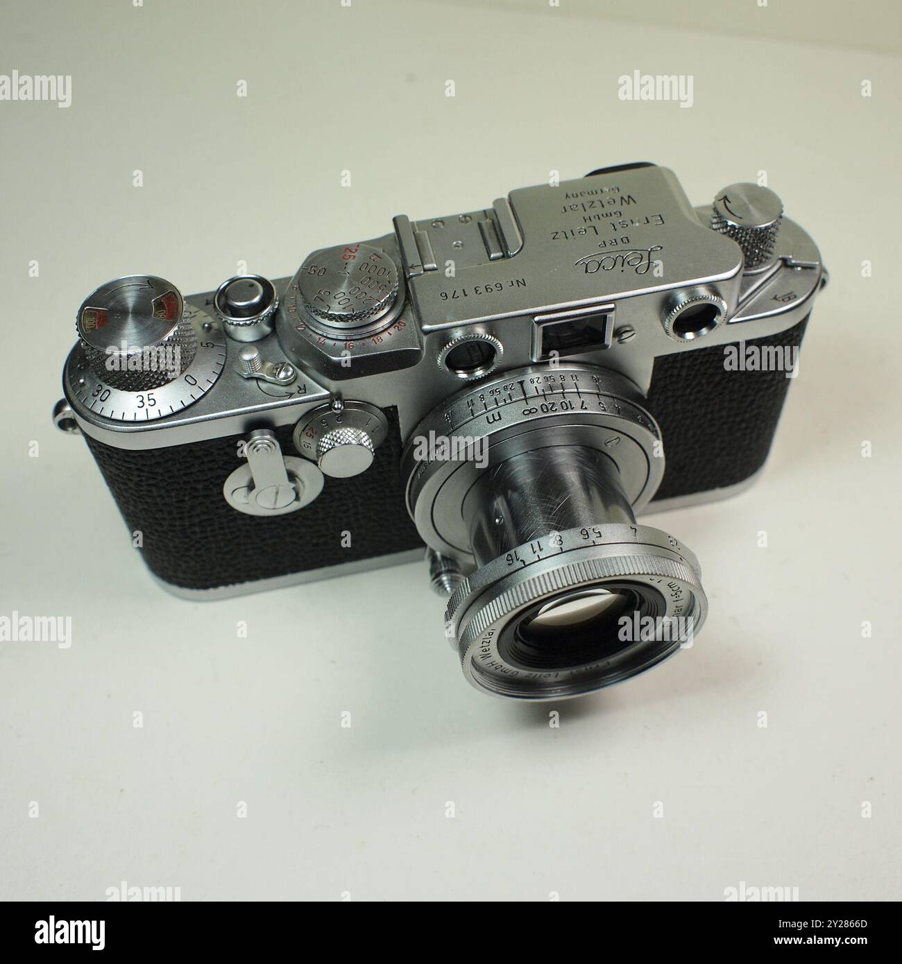 Classic Film Cameras. Leica, Zeiss, Rolleiflex, Robot, Pentax, Corfield ...