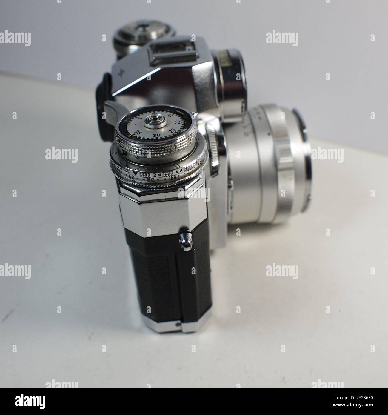 Classic Film Cameras. Leica, Zeiss, Rolleiflex, Robot, Pentax, Corfield ...