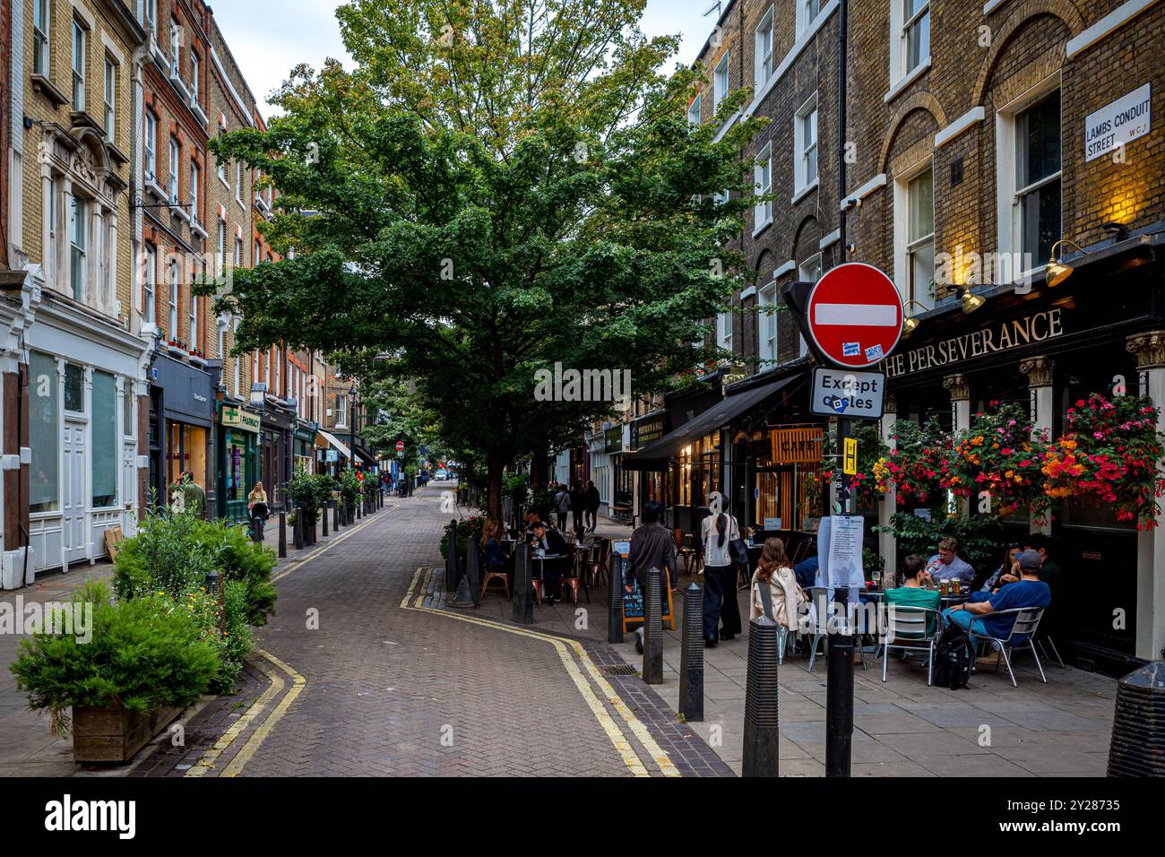 Lambs conduit st sign hi-res stock photography and images - Alamy