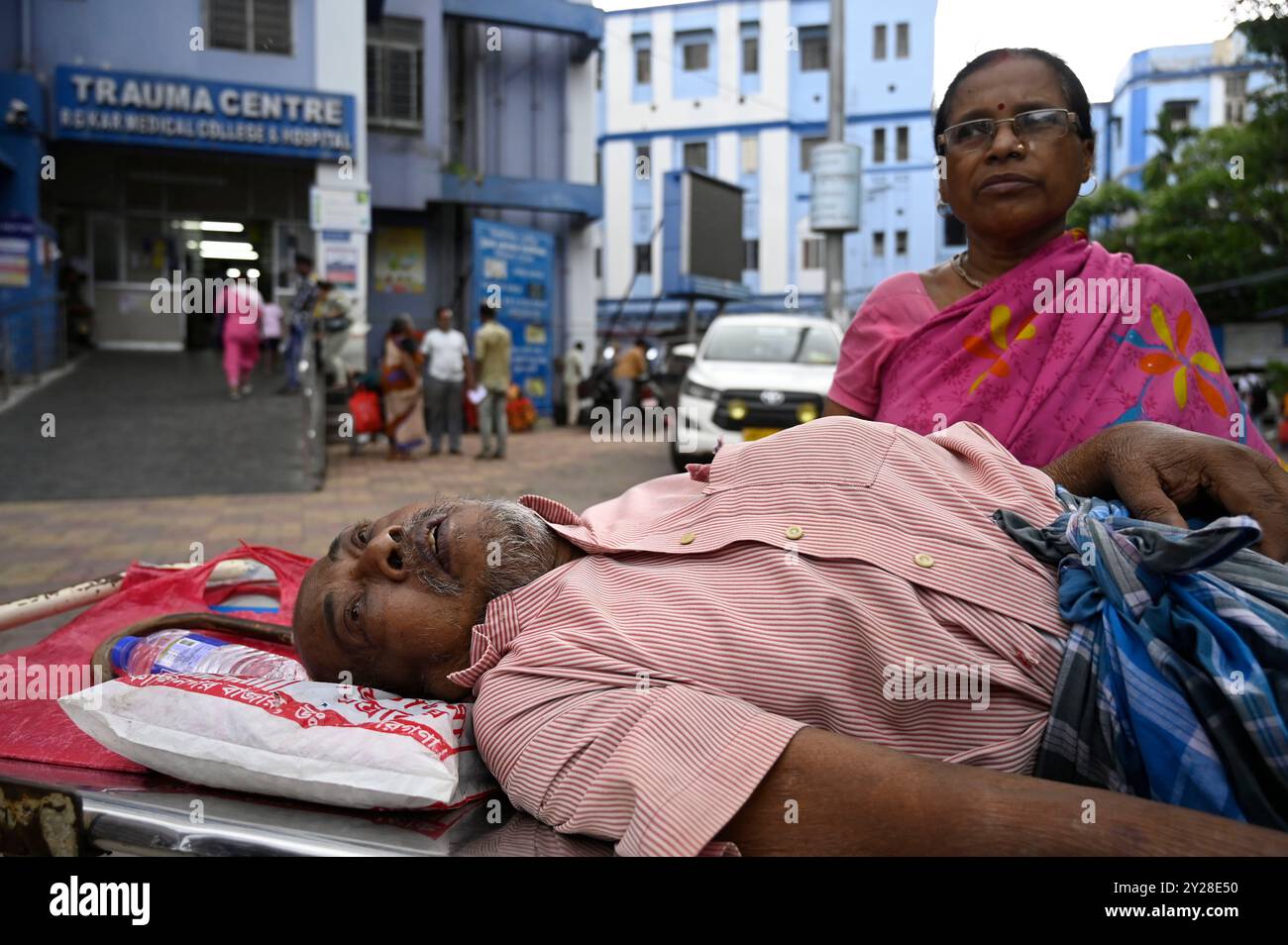 Rg kar medical college hospital hi-res stock photography and images - Alamy
