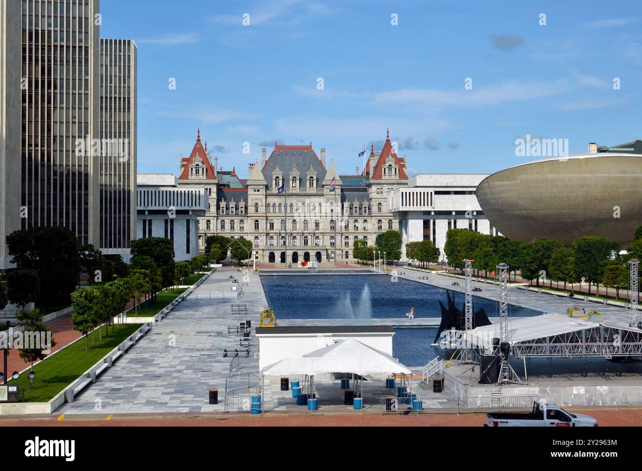 Reflecting pool and plaza in front of the New York State Capitol ...