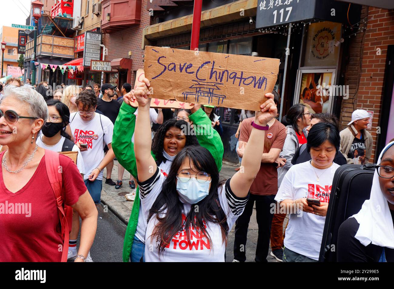 Handwritten protest signs hi-res stock photography and images - Alamy