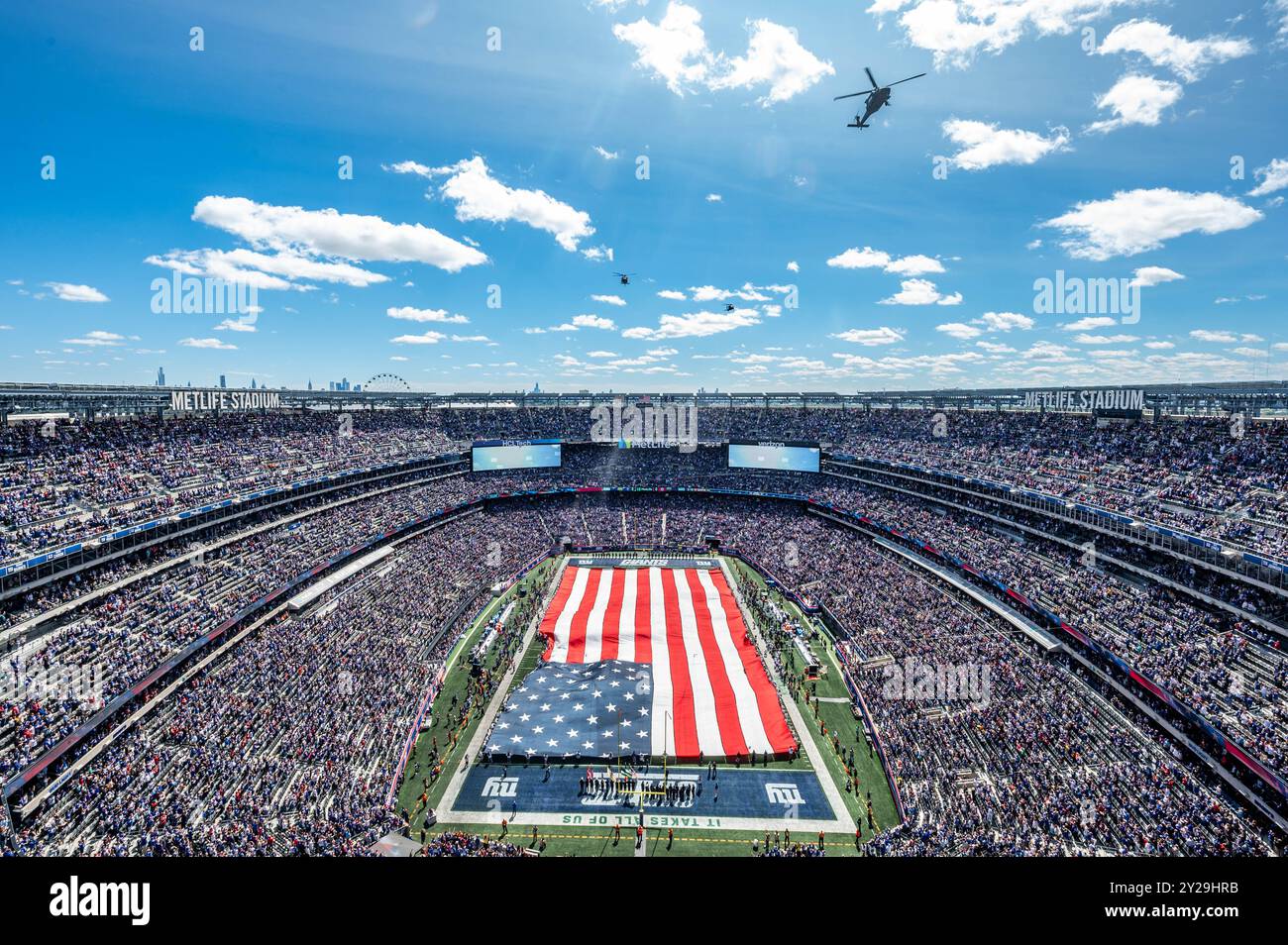 Three U.S. Army UH-60M Black Hawks from the New Jersey National Guard's ...
