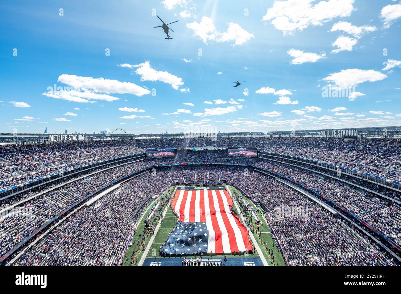 Three U.S. Army UH-60M Black Hawks from the New Jersey National Guard's ...