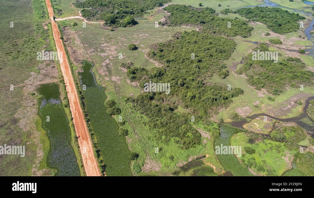 Overhead view unpaved cross road hi-res stock photography and images ...