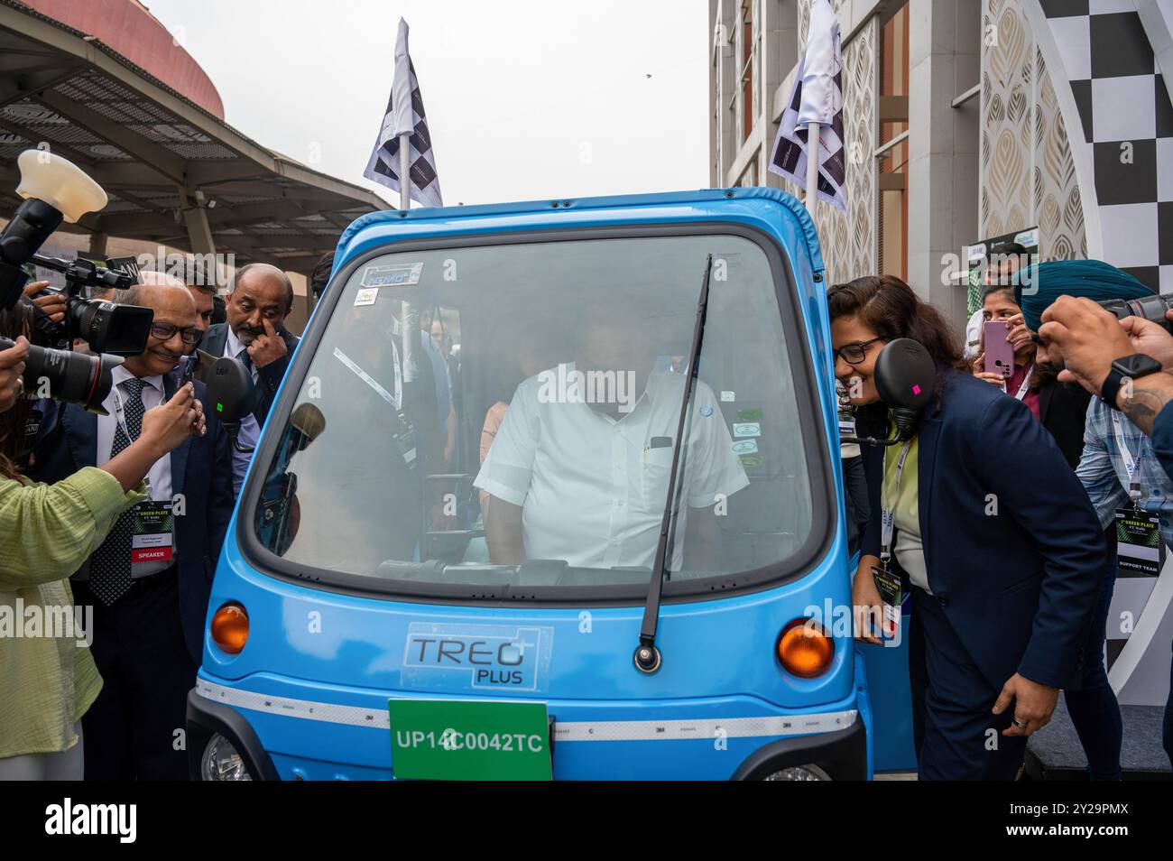 H.D. Kumaraswamy, Union Minister of Heavy Industries of the Government ...