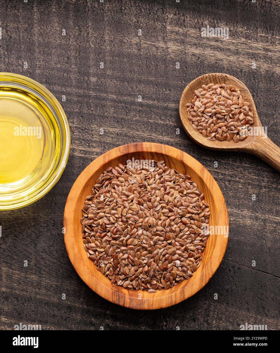 Healthy flaxseed oil - Organic Linum usitatissimum seeds Stock Photo - Alamy