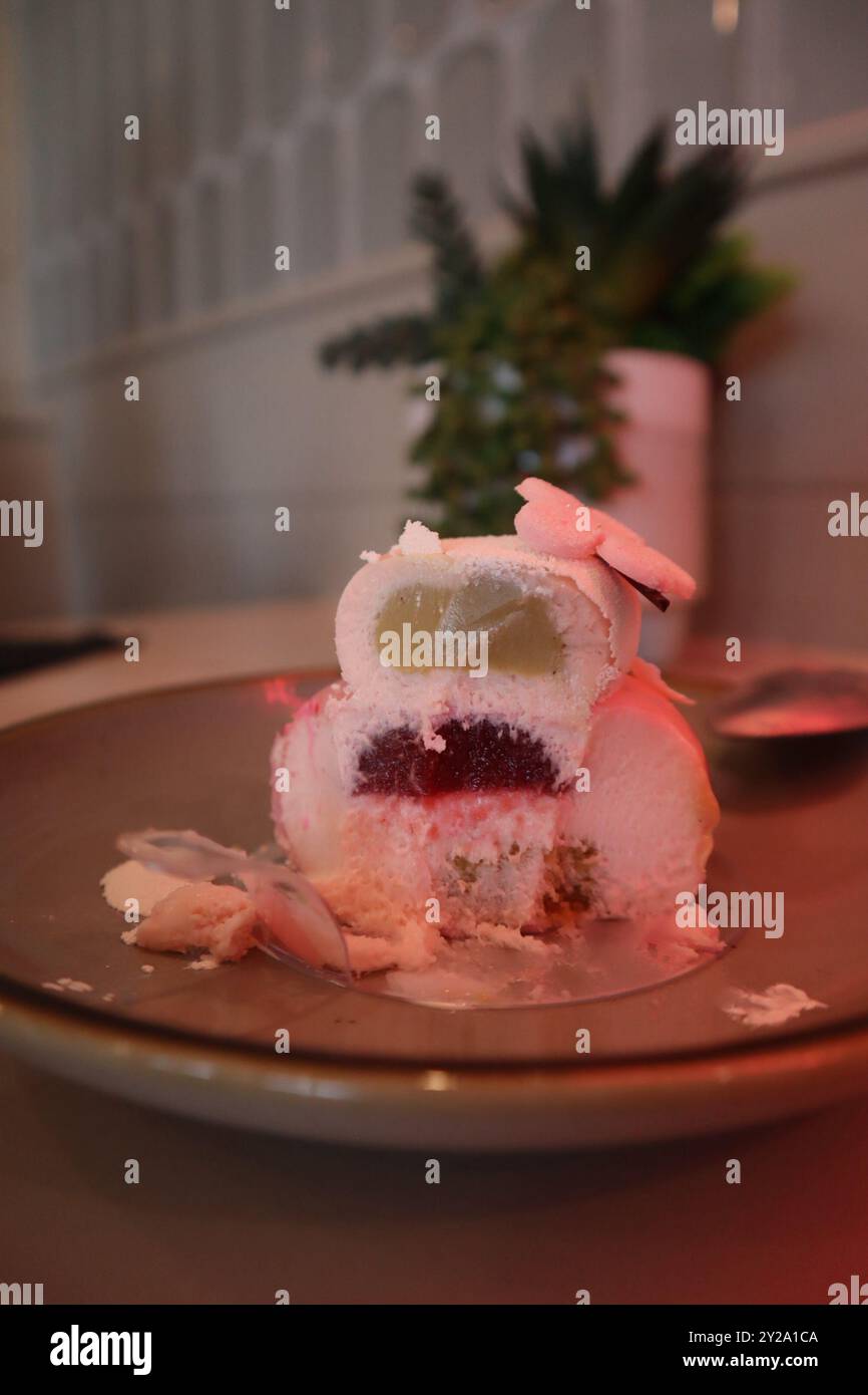 Artsy pastry hi-res stock photography and images - Alamy