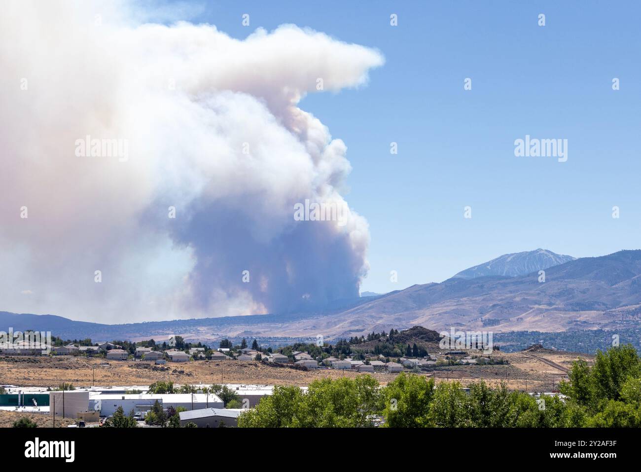 Massive plume of wildfire smoke seen over Reno Nevada from the North ...