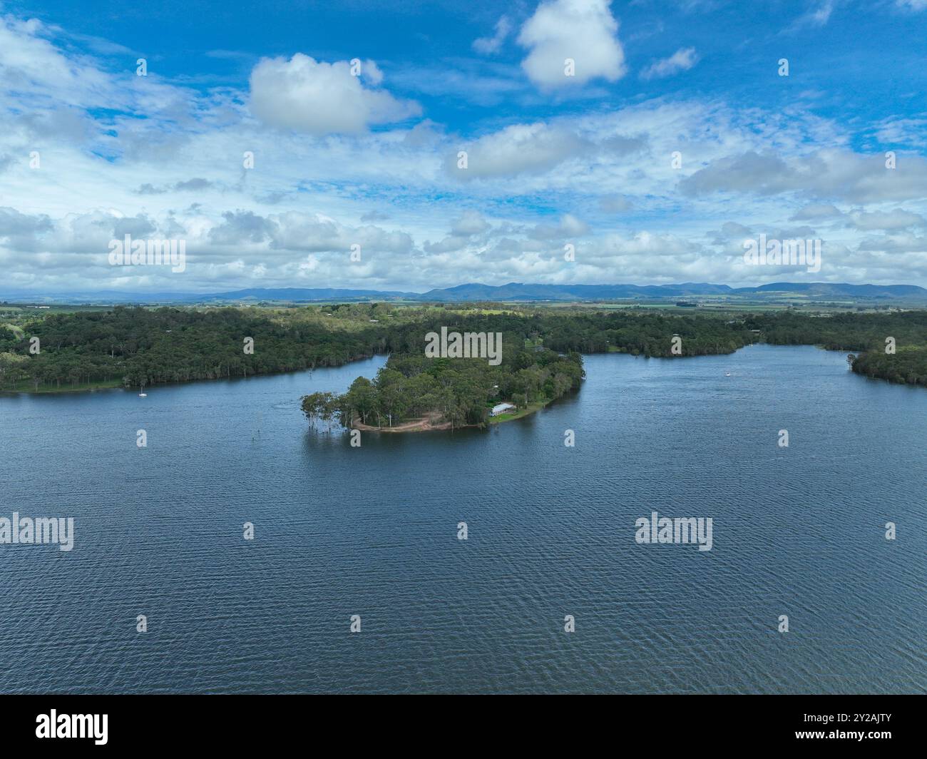 Lake tinaroo holiday park hi-res stock photography and images - Alamy