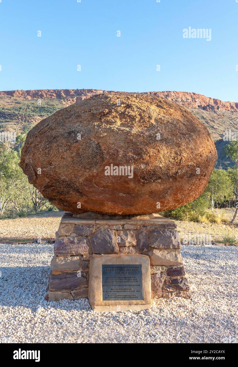 John Flynn's Grave Historical Reserve, Larapinta Drive, Alice Springs ...