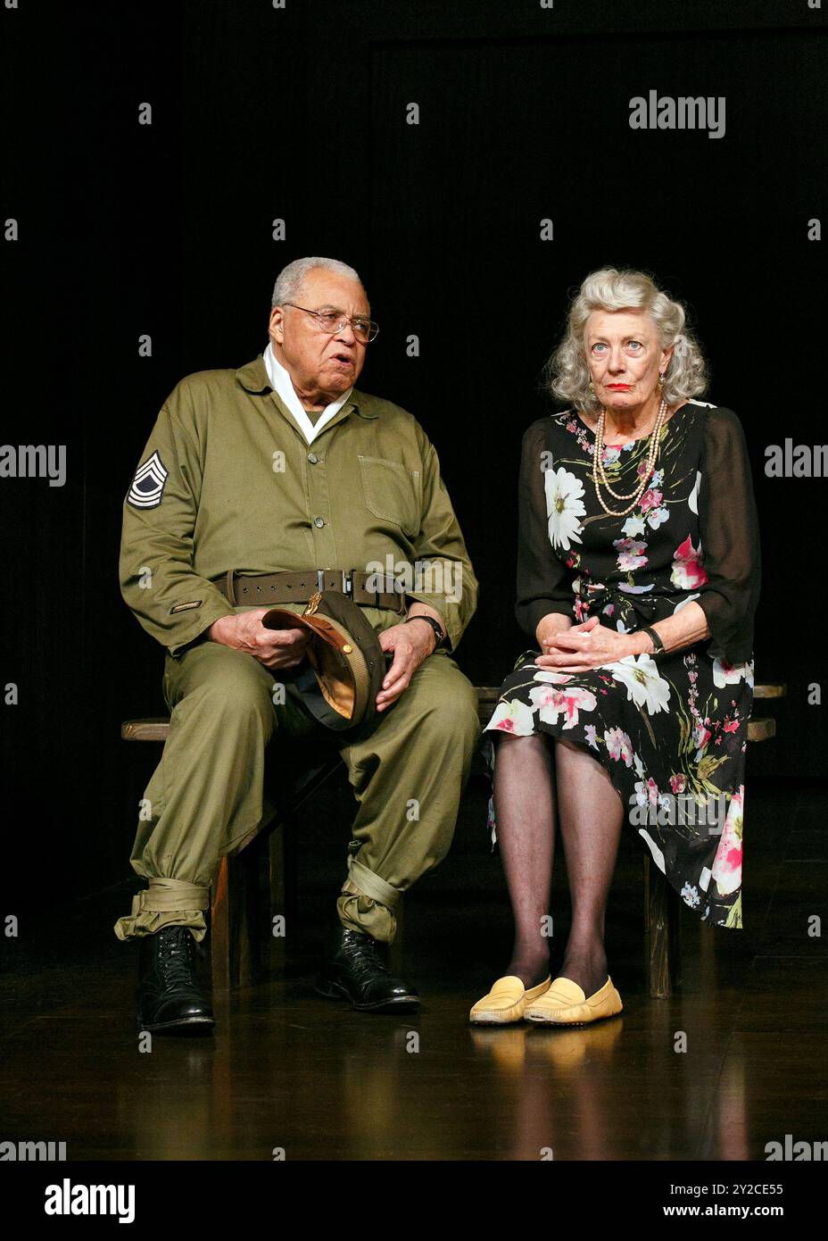 James Earl Jones (Benedick), Vanessa Redgrave (Beatrice) in MUCH ADO ABOUT NOTHING by ...